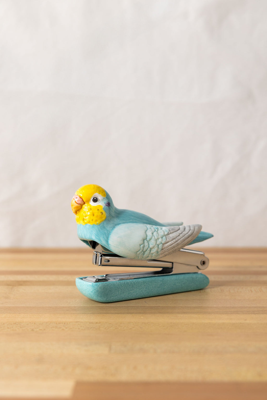 Nach | Blue Budgerigar Bird Stapler Cadeau